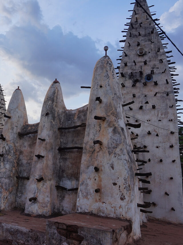 Burkina Faso : Grand Mosque & Mossi culture. - See Africa Today